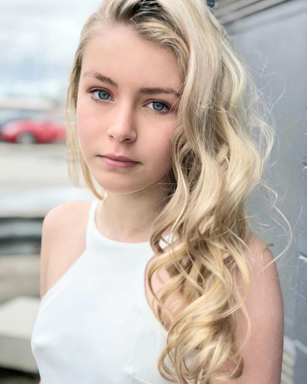 10 Wedding Guest Hairstyle Ideas